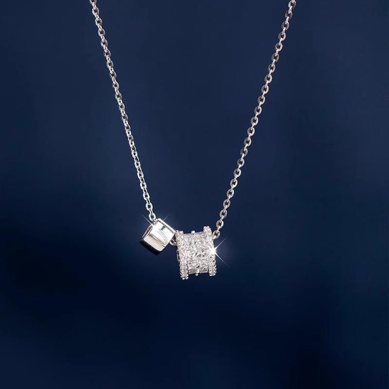 ・素材: シルバー・加工: メッキ・形状: 幾何型・チェーン形状: 十字型・ペンダント素材: 925シルバー・長さ: 41cm-50cm・色: ホワイトゴールド・純度: 925シルバー・デザイン要素: 円形・スタイル: ファッションOL・重...