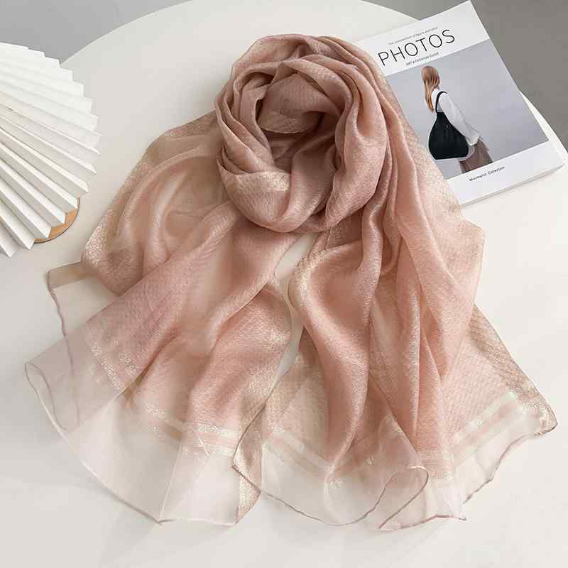 ・色: 赤,シャンパン,白,ダークグレー,ライトピンク・サイズ: 70x190 cm・スタイル: 中長・主面料成分含量: 21-30%・重量: 52g・素材: 30%シルク70%アクリル・生地: シルク・主面料成分: 絹・織り方: 平織