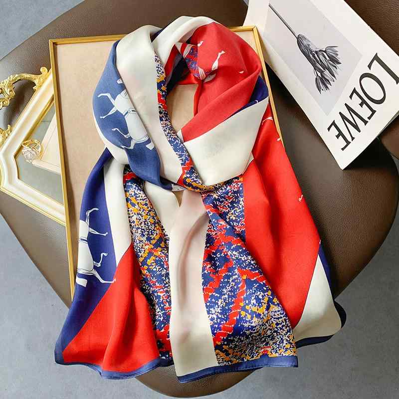 ・カラー: マルチカラー,ベージュ,アイボリー,ライトブルー,赤,グリーン,オレンジ,ホワイト,ブラウン,ミルクホワイト・サイズ: 170×53cm・生地: シルク・素材含有率: 100%・織り方: サテン・加工: プリント・丈: ミドル丈...