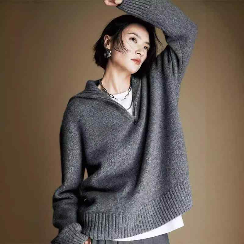 ・素材: ウール・主素材含有率: 95%以上・柄: 単色・厚み: 厚手・組み合わせ: 単品・着用方法: プルオーバー・シルエット: ルーズ・袖型: 通常袖・襟型: ハーフオープン・袖丈: 長袖・着丈: ミディアム(50cm超65cm以下)・...