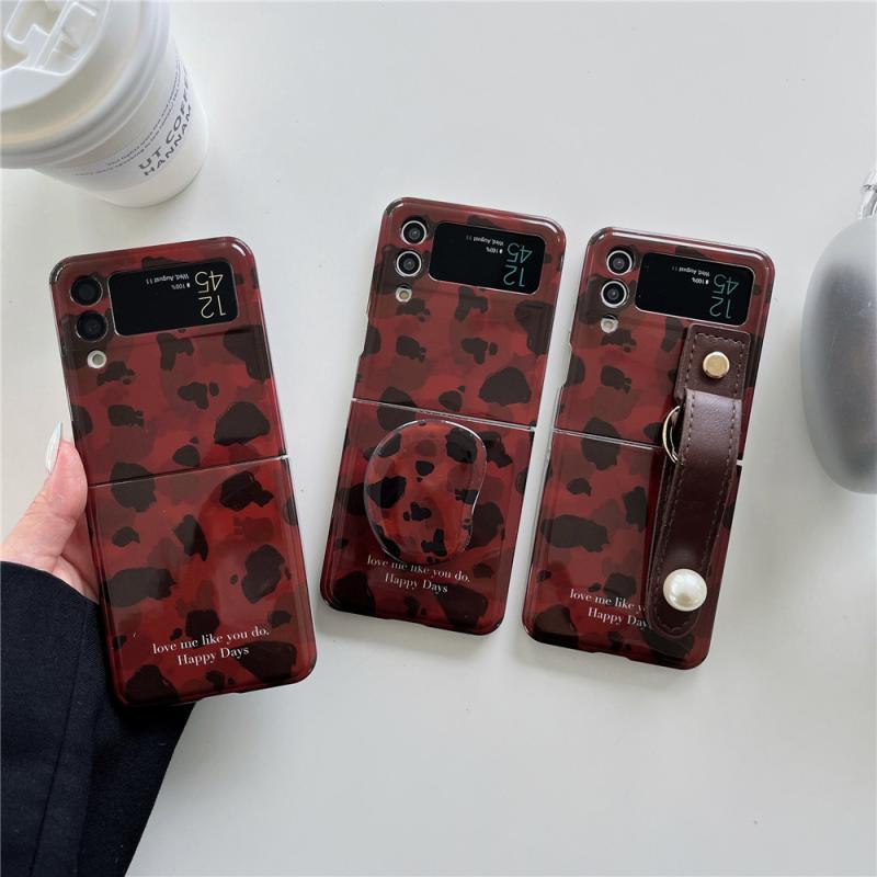 ・款式: バックカバー・素材: TPU・加工: 射出成形・カラー: レオパード柄,レオパード柄+スタンド,レオパード柄+リストバンド・対応モデル: Samsung Z Flip3