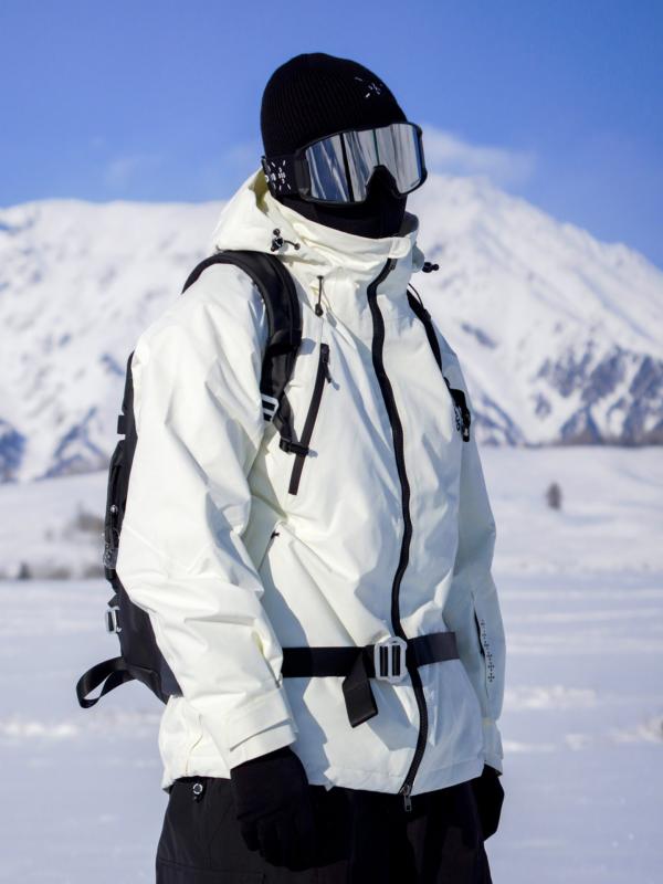 ・機能: 通気性,防水,保温性,耐摩耗性,防風性・生地: ポリエステル・裏地: ポリエステル・詰め物: ポリエステル・防水性能: 20000mm・色: 白,赤・サイズ: XS,S,M,L,XL