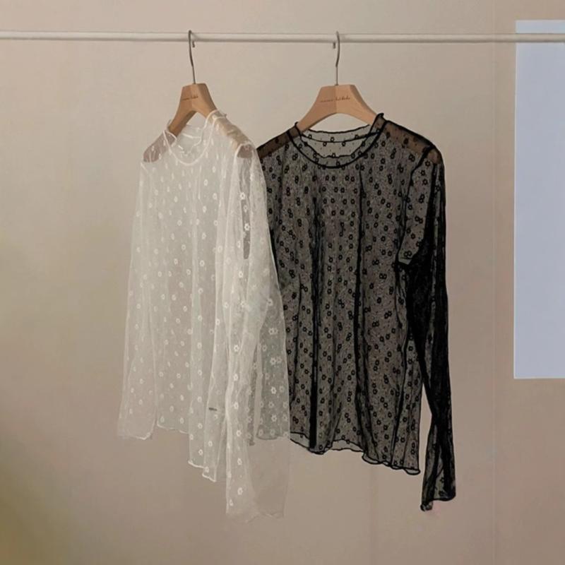 ・素材: ポリエステル・ポリエステル含有率: 95%以上・袖丈: 長袖・シルエット: スリム・丈: ショート (40-50cm)・襟型: ハーフハイネック・袖型: ストレートスリーブ・デザイン要素: 刺繍・カラー: ホワイト,ブラック・サイ...