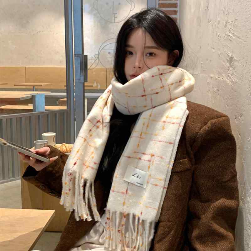 ・タイプ: スカーフ・編み方: 経編・加工: 梭織・素材: ポリエステル100%・機能: 保温・カラー: ベージュ,白,赤,ダークブラウン,ピンク,黒,カーキ,アーミーグリーン,ライトパープル,グレー・サイズ: 190cm×65cm・流行要...