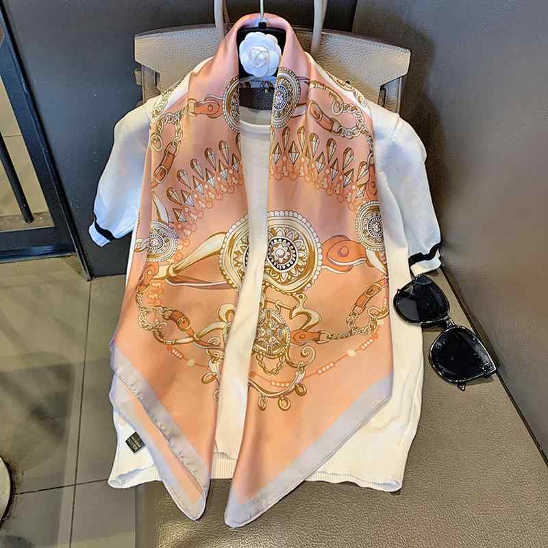 ・サイズ: 90×90cm・素材: ポリエステル・織り方: サテン・種類: スカーフ・加工: プリント・スタイル: 清新スイート