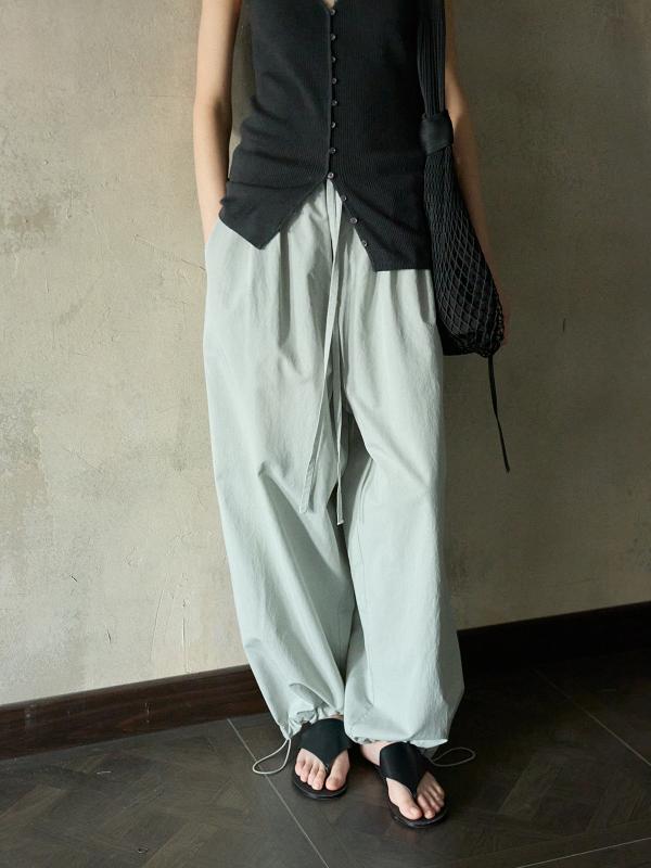 ・素材: テンセル50-70%、コットン30-50%・スタイル: テーパードパンツ・パンツ形状: ワイドレッグ・丈: ロング・ウエスト: ゴム・厚み: 普通・色: ブラック、グレーグリーン・サイズ: S、M・タイプ: 通勤・対象: 女性・カ...