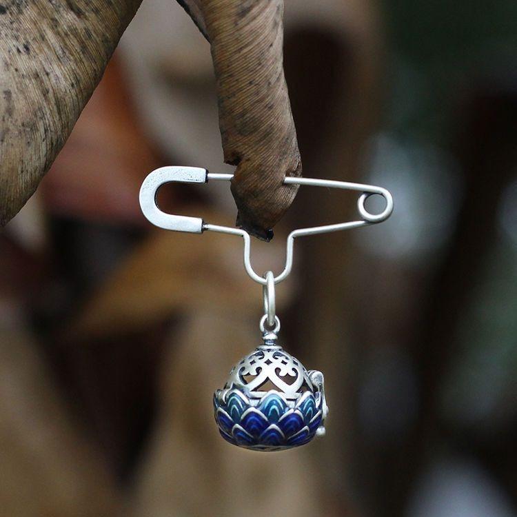 ・素材: 合金・加工: メッキ・色: シルバー・機能: 装飾・スタイル: レトロ・対象: 女性用・種類: 胸針・流行要素: 幾何