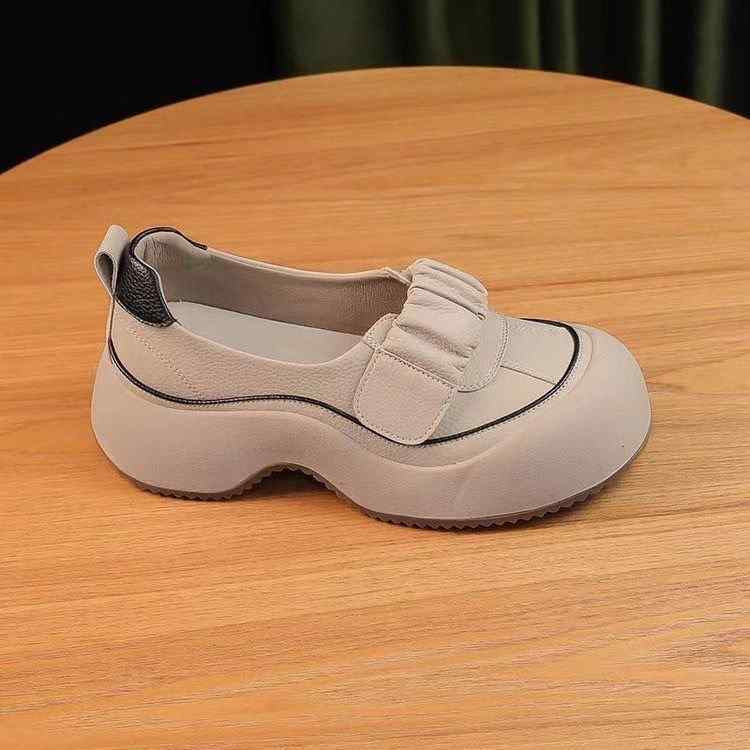 ・つま先形状: ラウンドトゥ・アッパー素材: 合成皮革・表面加工: パテントレザー・性別: ユニセックス・ヒール高: 3-5cm・柄: 無地・色: ベージュ,ブラック・サイズ: 35,36,37,38,39,40・アウトソール素材: ゴム・...