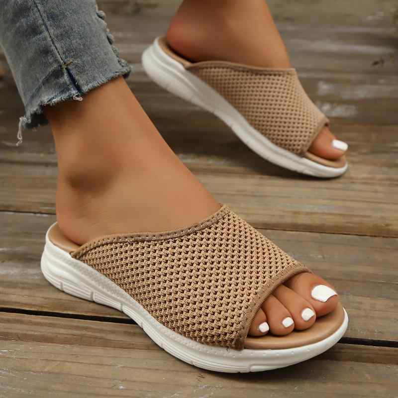 ・色: 黒、カーキ、青、ピンク・サイズ: 36,37,38,39,40,41,42,43・タイプ: 一字型・靴面素材: メッシュ・スタイル: 欧米・靴先形状: ラウンドトゥ・靴底素材: ゴム・内里素材: メッシュ