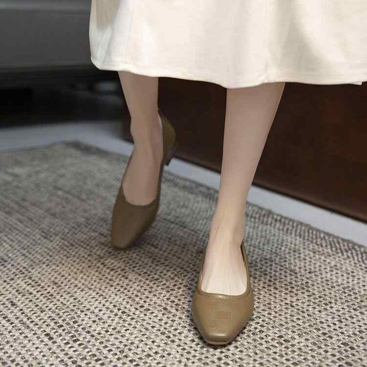 ・流行要素: 浅口,粗跟・つま先形状: 尖頭・アッパー素材: PU・スタイル: 韓国版・対象性別: 女性・ヒール高: 中ヒール（3-5cm）・パターン: 単色・カラー: ホワイト,ブラック,ダークブラウン・サイズ: 35,36,37,38,...