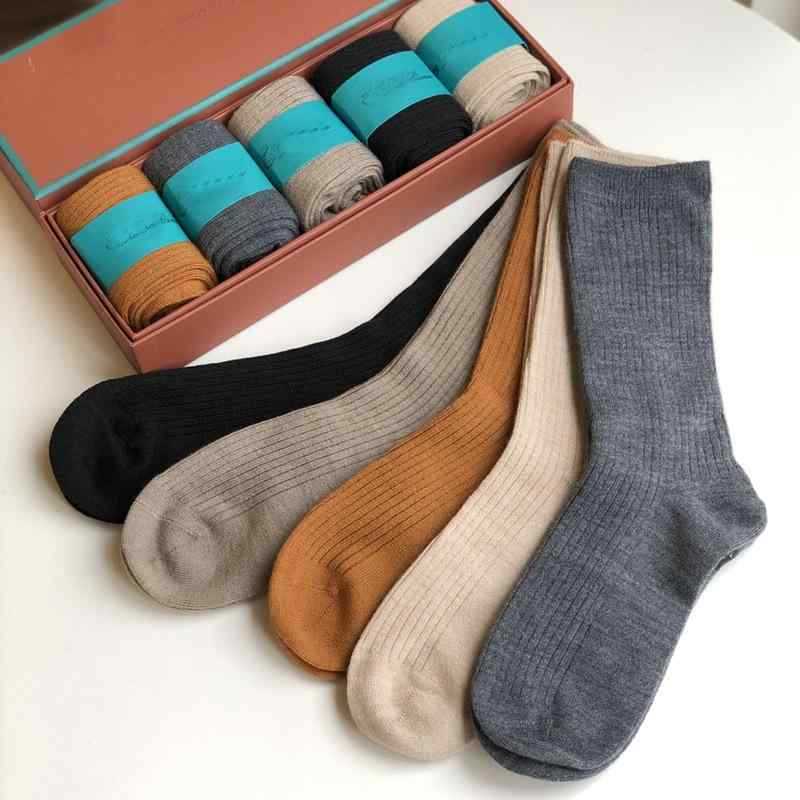 ・素材: アクリル・機能: 抗菌、吸汗、防臭・柄: 無地・性別: ユニセックス・筒丈: 中筒・カラー: 女性用5色、男性用5色・サイズ: フリーサイズ・素材含有率: アクリル30%～50%・スタイル: フレンチ・編み方: シングルニードル・...