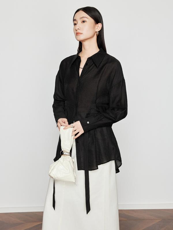 ・素材: テンセル・副素材: レーヨン・柄: 無地・スタイル: 開襟・袖丈: 長袖・加工: 高温定型・シルエット: 標準・着丈: 中長（65-80cm）・襟型: シャツカラー・袖型: シャツスリーブ・ディテール: ウエストベルト・色: ブラ...