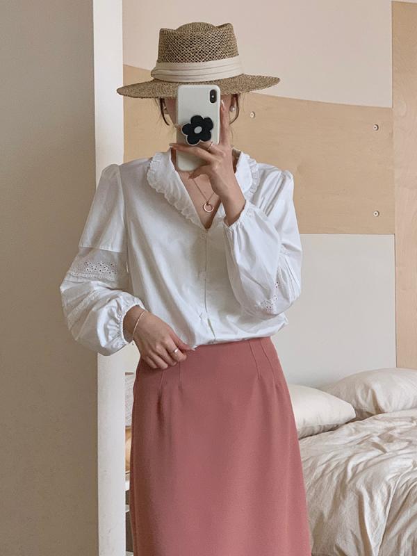 ・素材: コットン95%以上・柄: 無地・タイプ: 開衫・袖丈: 長袖・加工: 熱定型・シルエット: ルーズ・着丈: ミドル(50-65cm)・襟型: 折り返し・袖型: パフスリーブ・ディテール: レース・色: ホワイト・サイズ: S,M,...