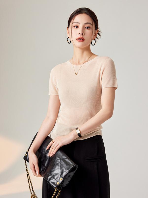 ・素材: テンセル・袖型: セットインスリーブ・シルエット: スリム・着丈: ミドル丈・カラー: 黒,グレーグリーン,ピンク・サイズ: S,M,L・主素材含有率: 90%-95%・スタイル: 通勤・伸縮性: 中・袖丈: 半袖・襟型: ラウン...