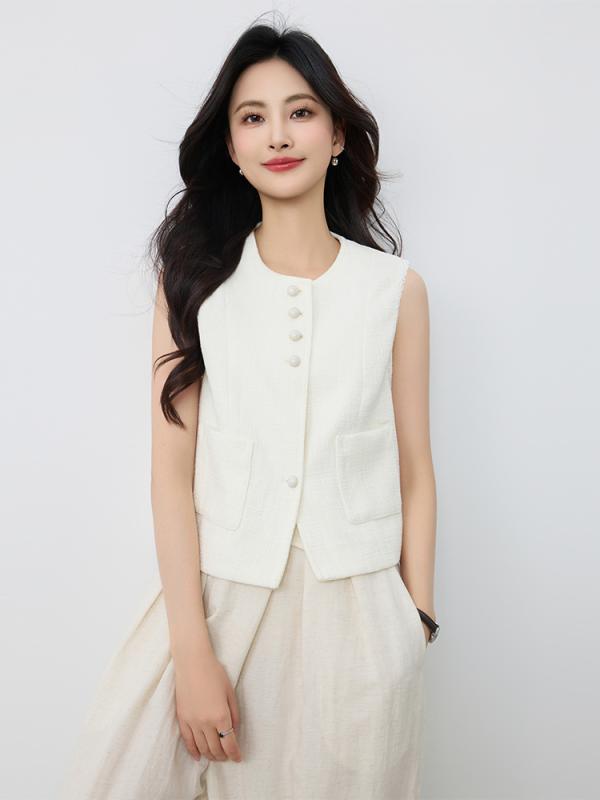 ・生地: ポリエステル・柄: 無地・シルエット: スタンダード・厚み: 中厚・着丈: ミドル丈(50-65cm)・袖丈: ノースリーブ・襟: クルーネック・ディテール: ポケット・色: ベージュ・サイズ: S,M,L・前立て: シングルブレ...