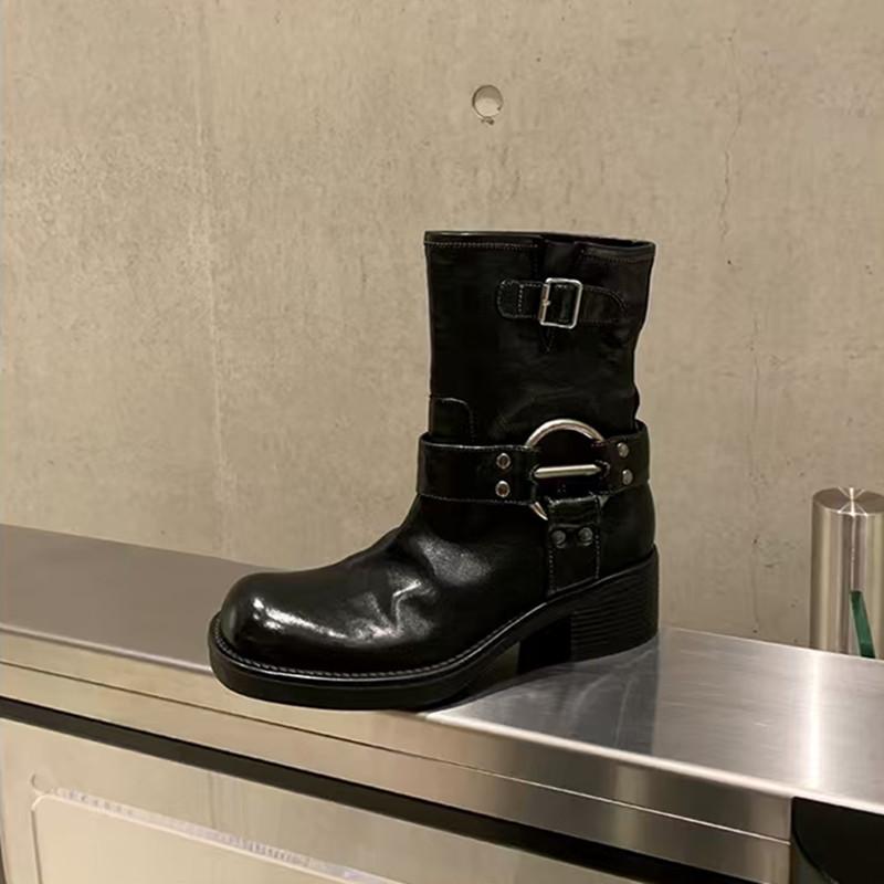 ・適用年齢: 成人・アッパー素材: 牛革・ソール素材: ラバー・対象性別: 女性・スタイル: レトロ・トゥ形状: ラウンドトゥ・ヒール形状: チャンキーヒール・ヒール高: 3-5cm・デザイン要素: メタル、ベルトバックル・機能: ヒールア...