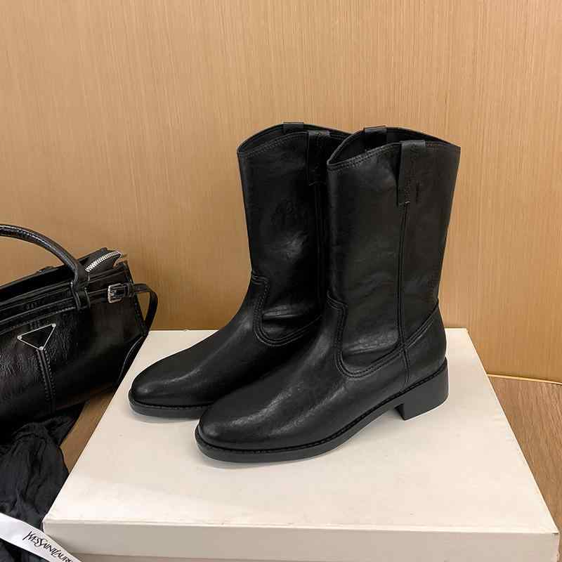 ・靴面素材: 牛革・靴底素材: ゴム・靴丈: ハイカット・トゥ形状: ラウンドトゥ・ヒール形状: 太ヒール・内里素材: 合成繊維・ヒール高: 3-5cm・スタイル: ブリティッシュ・加工方法: スムースレザー・パターン: 無地・着用方法: ...