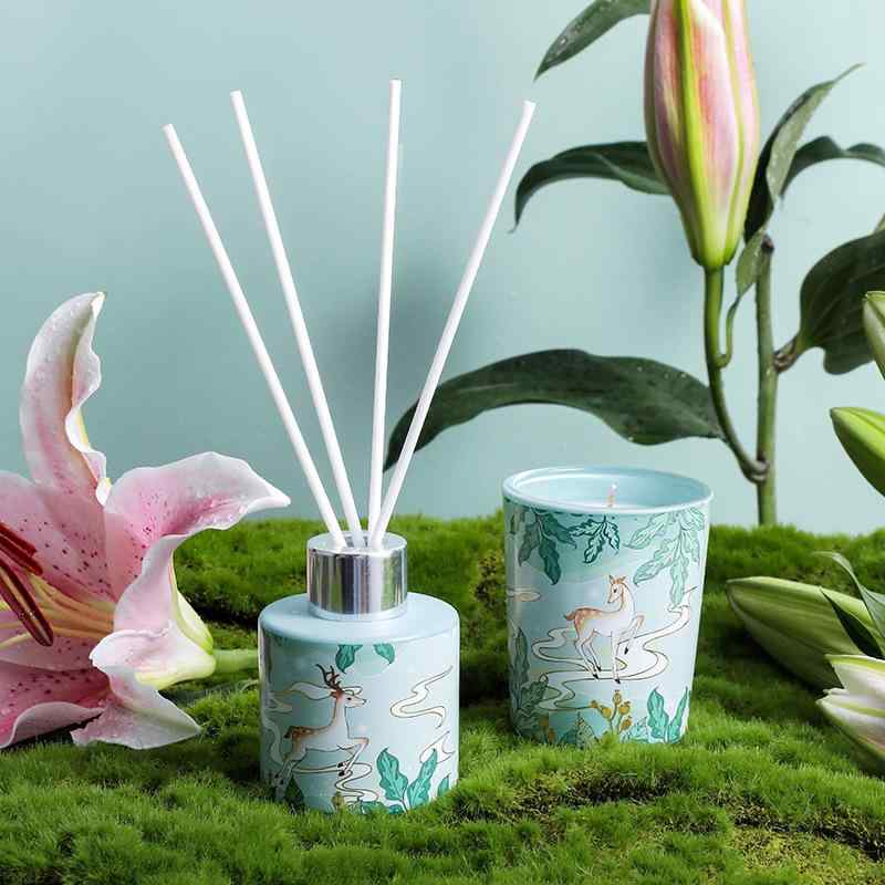 ・素材: 植物ワックス・加工: 半手工半機械・種類: 香薫キャンドル・形状: 円柱形・サイズ: 春天（青枝木兰）,夏天（荷叶田田）,秋天（鹤骨松姿）,冬天（梅开五度）