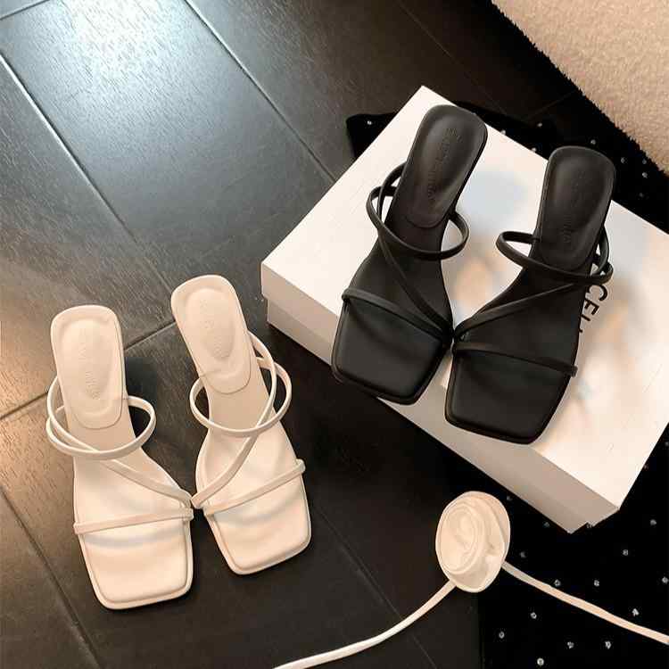 ・カラー: 黒(6cm),白(6cm)・サイズ: 34,35,36,37,38,39,40・アッパー素材: 牛革・タイプ: 一文字ストラップ・スタイル: カジュアル・トゥ形状: スクエアトゥ・ソール素材: ゴム・ライニング素材: 豚革