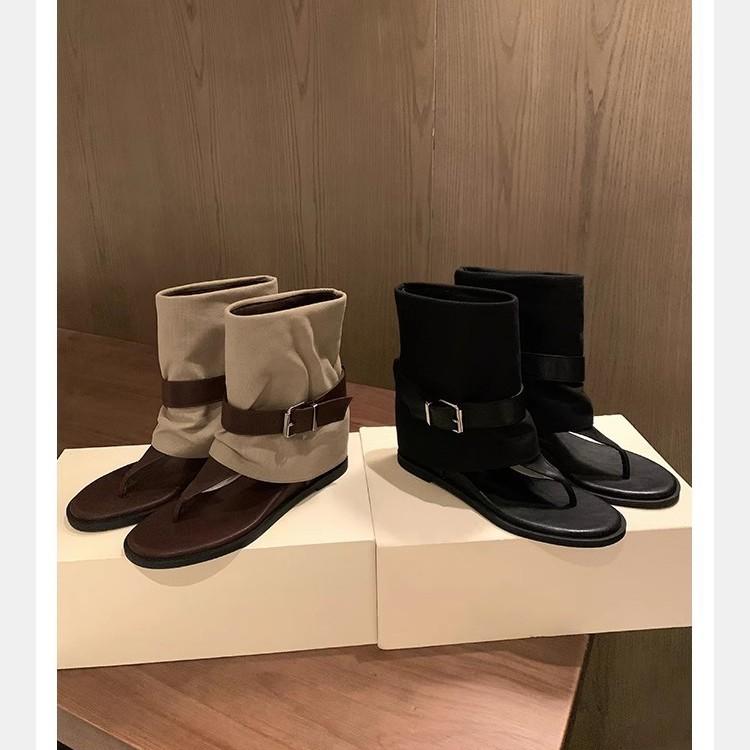 ・対象年齢: 成人・性別: 女性・スタイル: 通勤・トゥ形状: ラウンドトゥ・ヒール形状: インソール・ヒール高: 3-5cm・タイプ: カジュアル・ディテール: ベルトバックル・機能: ヒールアップ、耐摩耗・筒丈: ミッド・厚み: 普通・...