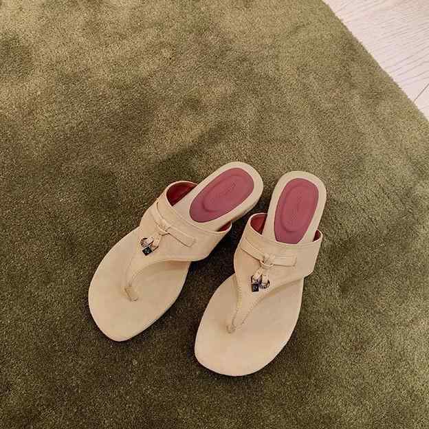 ・形状: V字型・スタイル: レディース・アッパー素材: ベルベット・レザー特徴: 牛スエード・ソール素材: ラバー・柄: 無地・ライニング素材: 豚革・使用シーン: 日常・ソール製法: セメント・機能: 通気性・ヒール高さ: 2.5cm・...