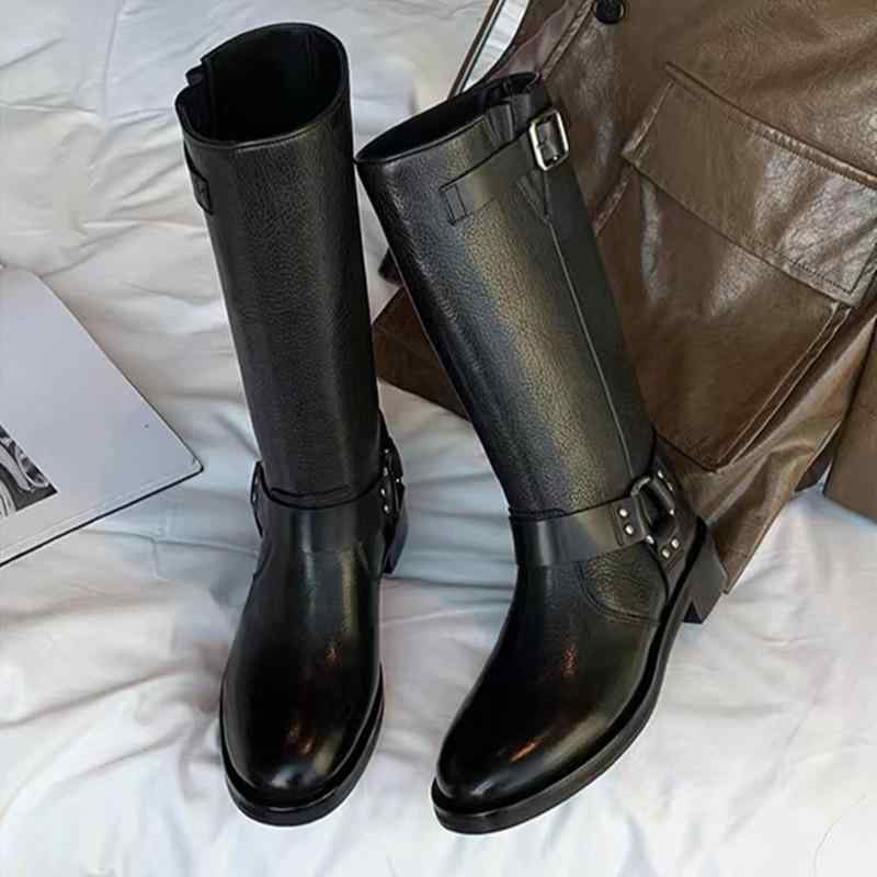 ・アッパー素材: 牛革・ソール素材: ゴム・対象性別: 女性・トゥ形状: ラウンドトゥ・ヒール形状: チャンキーヒール・ヒール高: 3-5cm・スタイル: 騎士ブーツ・装飾要素: ベルトバックル・機能: 通気, 防滑, 耐摩耗・筒高: 中筒...