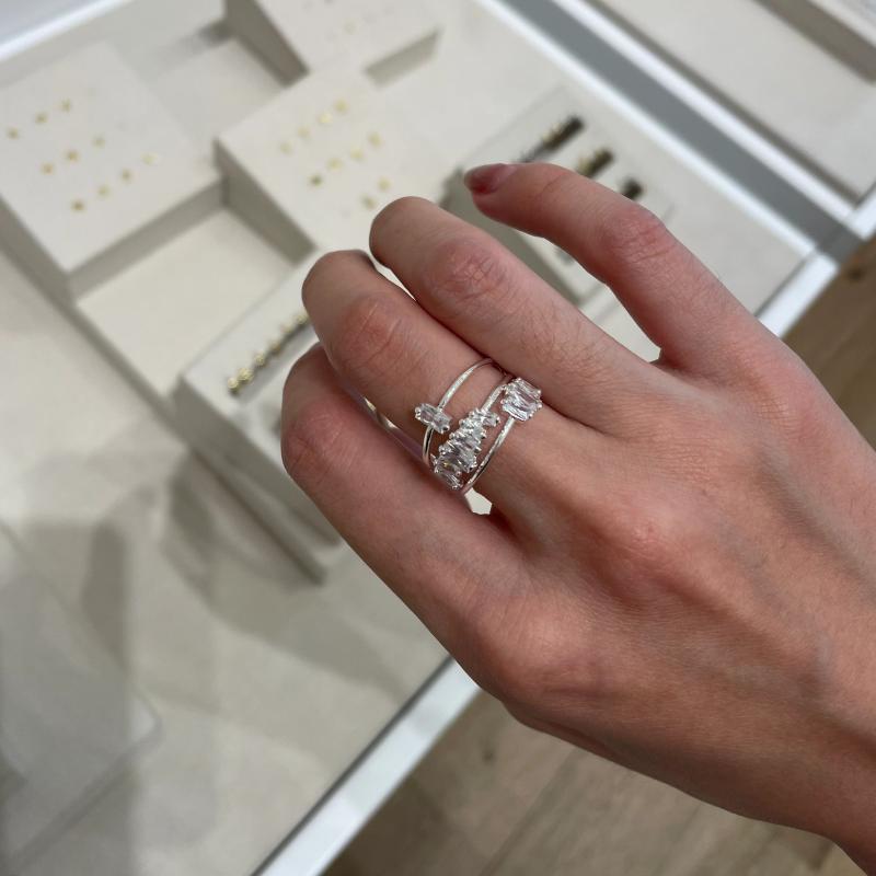 ・素材: シルバー・素材純度: 925シルバー・形状: 幾何型・加工: ダイヤセット・タイプ: 女性用・カラー: シルバー,ゴールド・サイズ: 開口調整可能・スタイル: INS風・スタイル分類: 個性潮流・対象: 女性・流行要素: 不規則,...