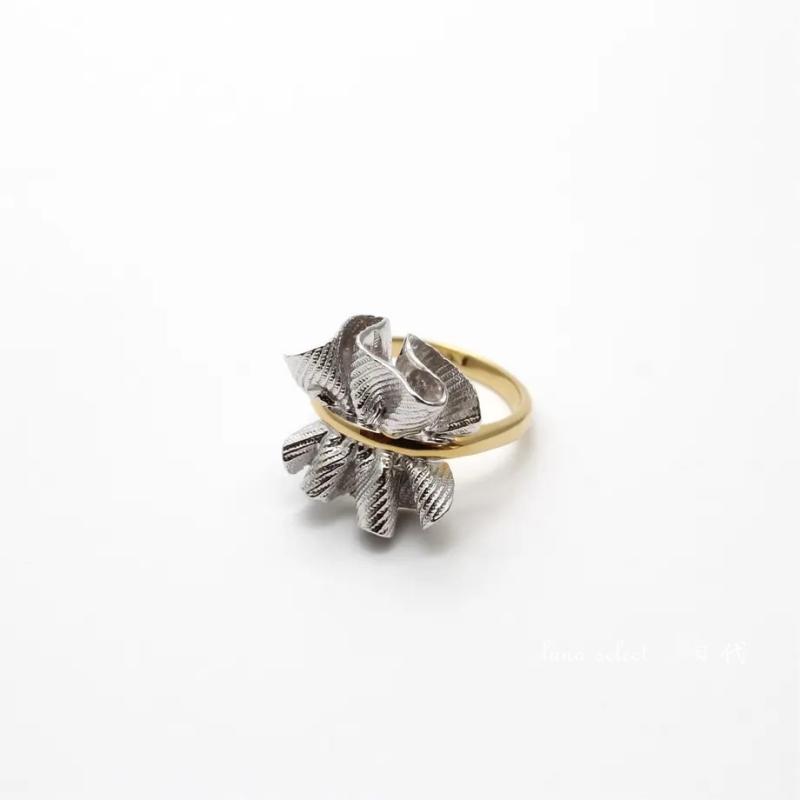 ・素材: シルバー・性別: 女性・形状: ジオメトリック・加工: メッキ・品質: 925シルバー・色: ゴールド,ホワイトゴールド・調整: 開口可調節・流行要素: ツートンカラー,ジオメトリック,継ぎ目,立体装飾・種類: リング