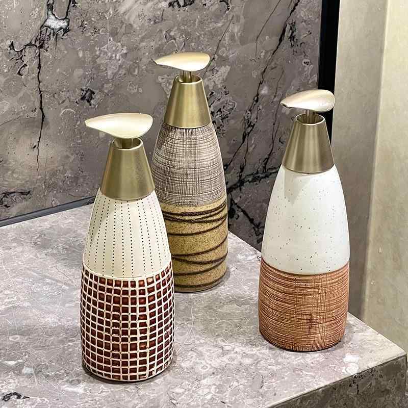 ・素材: セラミック