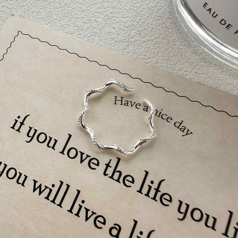 ・素材: 925シルバー・加工: メッキ・サイズ: 開口可調節・スタイル: シンプル・スタイル分類: ファッション通勤・対象: 女性・流行要素: 不規則形状/パターン