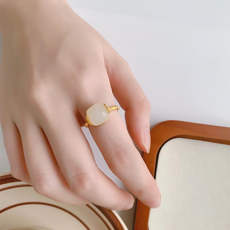 ・素材: シルバー・形状: 幾何型・加工: インセット・インセット素材: ジェイド・カラー: ゴールド・サイズ: 開口可調節・流行要素: 四角形・スタイル: 宮廷風・素材純度: 925シルバー・対象: 女性