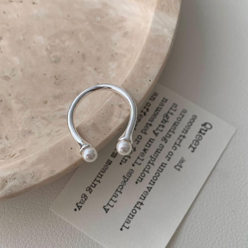 ・素材: シルバー・素材純度: 925シルバー・形状: 幾何型・加工: メッキ・スタイル: 女性用・スタイル: レトロ・スタイル分類: 文艺レトロ・色: パール・サイズ: 開口可調節・流行要素: パール・流行要素分類: 自然