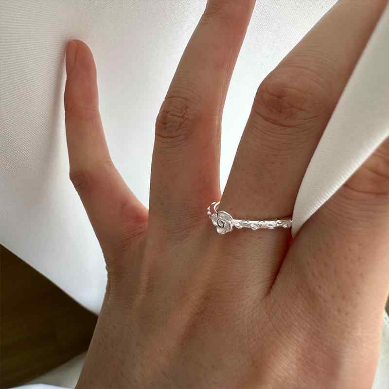 ・素材: 925シルバー・色: シルバー・形状: 花・加工: 精工・サイズ: 開口可調節・対象: 女性・流行要素: バラ・スタイル: かわいい・スタイル分類: 清新甘美・流行要素分類: 植物花卉