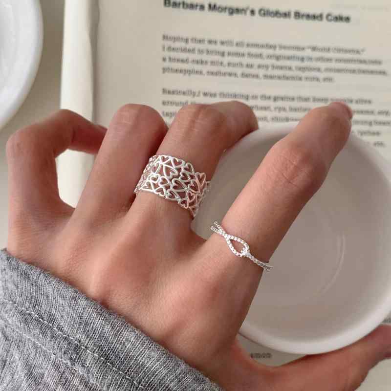 ・素材: シルバー・素材純度: 925シルバー・形状: 幾何型・加工: メッキ・性別: 女性用・サイズ: 調整可能・デザイン: ハート,結び目・スタイル: INS風・スタイル分類: 個性トレンド・流行要素: リング型・流行要素分類: 幾何