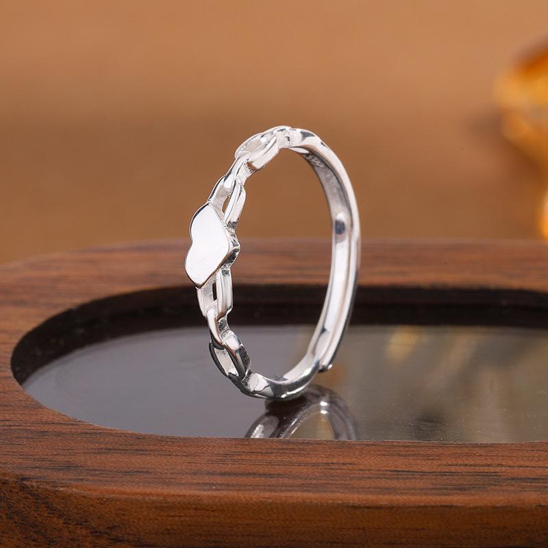 ・素材: シルバー・形状: ハート・加工: 精工・カラー: シルバー・サイズ: 開口可調節・スタイル: 軽奢・素材純度: 99%シルバー・スタイル分類: ファッション通勤・カテゴリ: 手飾り・対象: 女性用・流行要素: 形状・パターン