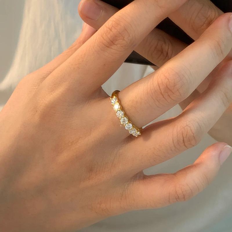 ・素材: 925シルバー・色: ゴールドカラー,ホワイトゴールドカラー・サイズ: 6号,7号,8号,9号・スタイル: シンプル・形状: ジオメトリック形状・加工: ダイヤモンドセット・デザイン: 排石リング・対象: 女性用