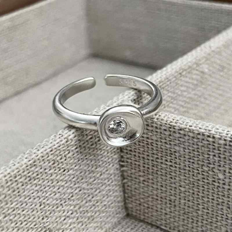 ・素材: シルバー・素材純度: 925・色: シルバー・形状: ジオメトリック・加工: メッキ・適用: 女性用・デザイン: 不規則