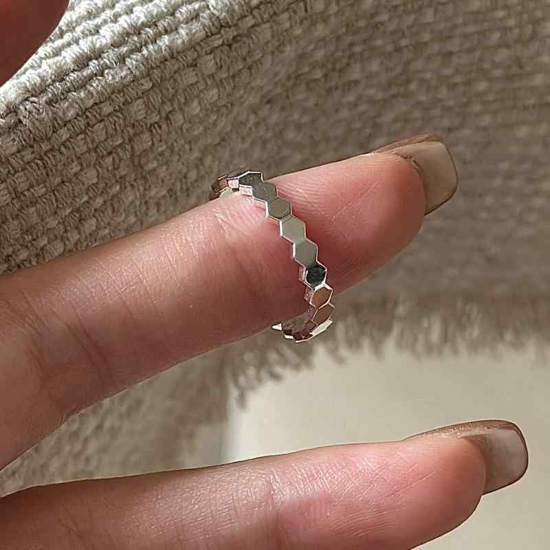 ・種類: 指輪・素材: 925シルバー・形状: 幾何学型・加工: メッキ・サイズ: 調整可能・スタイル: INS風・流行要素: 不規則・スタイル分類: 個性風・対象: 女性・流行要素分類: 形状/パターン