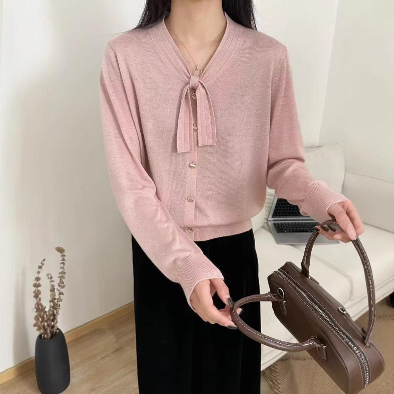 ・素材: ウール・ウール含有率: 70-80%・厚み: 中厚・セット: 単品・タイプ: 開襟・シルエット: レギュラー・袖型: 標準袖・襟型: Vネック・袖丈: 長袖・デザイン要素: 蝶結び・着丈: 50-65cm・加工: メルカライズド・...