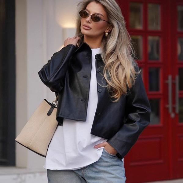 ・素材: PUレザー・裏地素材: ポリエステル・柄: 無地・フィット: スタンダード・セット: 単品・厚み: 中厚・着丈: ショート・袖丈: 長袖・袖型: 落とし肩袖・襟型: ラペル・デザイン: レザーステッチ・加工: ステッチ・カラー: ...