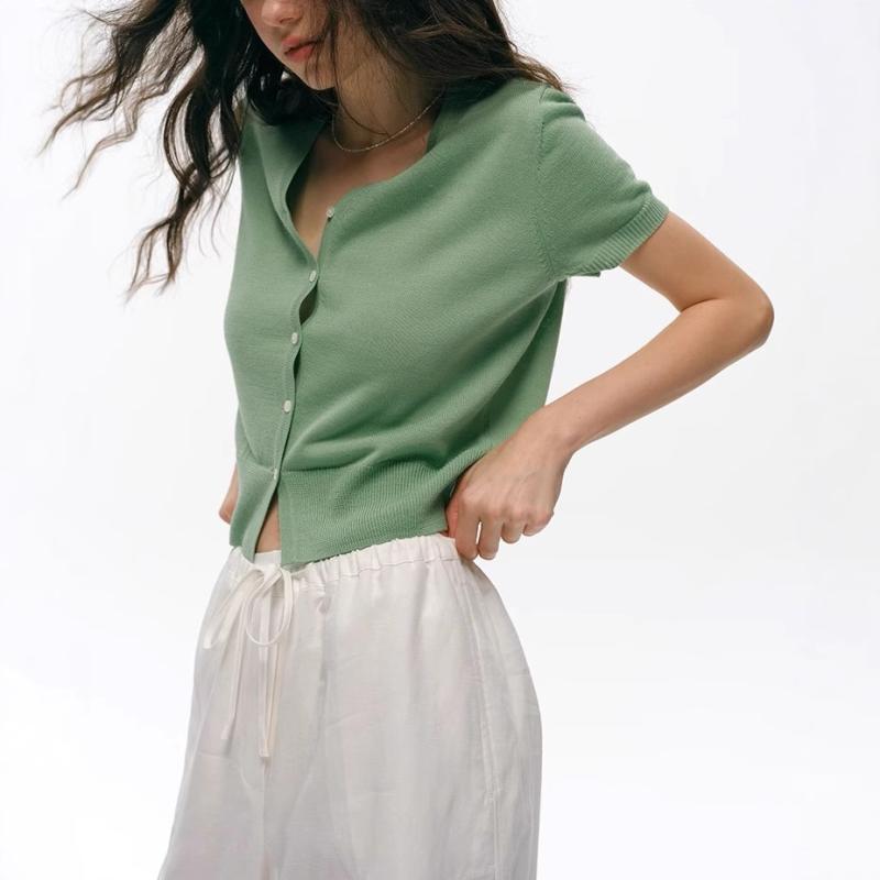 ・素材: ニット・柄: 無地・厚み: 薄手・組み合わせ: 単品・スタイル: カーディガン・シルエット: ゆったり・袖丈: 通常袖・首元: ポロ襟・袖の長さ: 七分袖・流行要素: 3Dパターン・着丈: ミドル丈・加工: ピースワーク・カラー:...