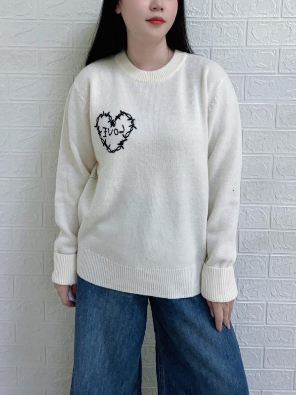 ・素材: カシミア30-50%,ウール70-80%・柄: ハート・厚み: 厚手・タイプ: 単品・スタイル: プルオーバー・フィット: レギュラー・袖丈: 長袖・ネック: クルーネック・丈: ミドル(50-65cm)・加工: 手編み・色: ホ...