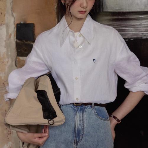 ・生地: リネン・柄: 無地・袖丈: 長袖・加工: 刺繍・版型: レギュラー・着丈: ミドルレングス (65-80cm)・襟型: クルーネック・袖型: セットインスリーブ・色: ホワイト, ブルー・サイズ: S, M, L・前立て: シング...