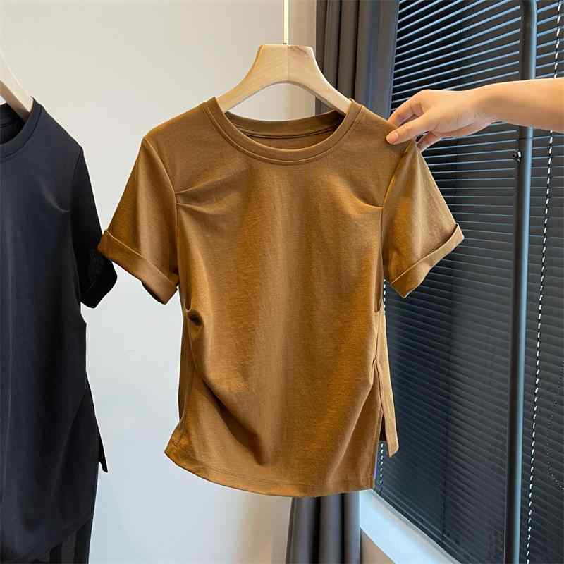 ・素材: ポリエステル80-90%、テンセル30%以下、アセテート・柄: 無地・スタイル: プルオーバー・袖丈: ショートスリーブ・シルエット: スリム・着丈: ミドル(50-65cm)・首元: クルーネック・袖タイプ: セットインスリーブ...