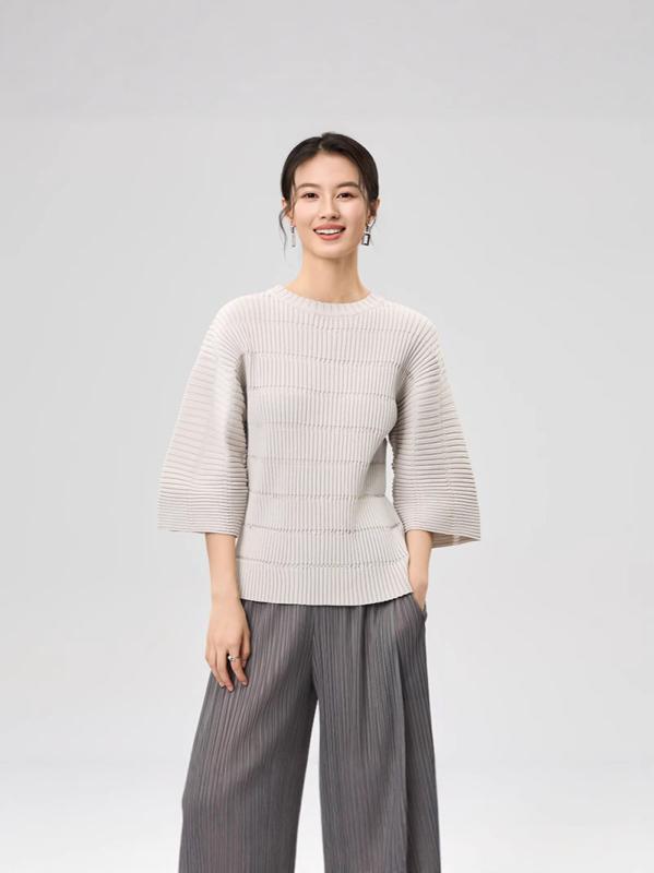 ・素材: ニット、ポリエステル95%以上・厚み: 厚手・組み合わせ: 単品・スタイル: プルオーバー・版型: Aライン・袖型: レギュラースリーブ・襟型: クルーネック・袖丈: 7分袖・着丈: 普通(50cm超65cm以下)・加工: ノンア...