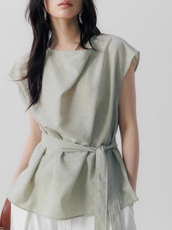 ・主素材: ポリエステル・副素材: リネン・主素材含量: 30-50%・副素材含量: 30%以下・パターン: 3D効果・スタイル: プルオーバー・袖丈: ショートスリーブ・加工: パッチワーク/ステッチ・フィット: ルーズ・着丈: 50-6...