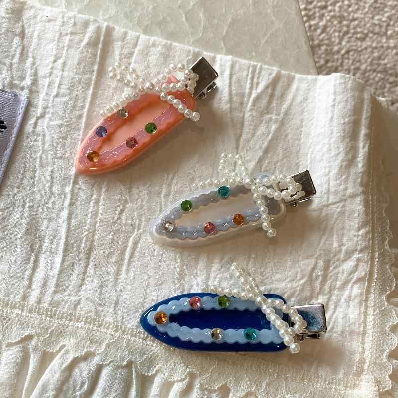 ・素材: イミテーションパール・加工: 手作り・種類: サイドクリップ・色: ピンク,ブルー,ベージュグレー・装飾: リボン・対象: 女性