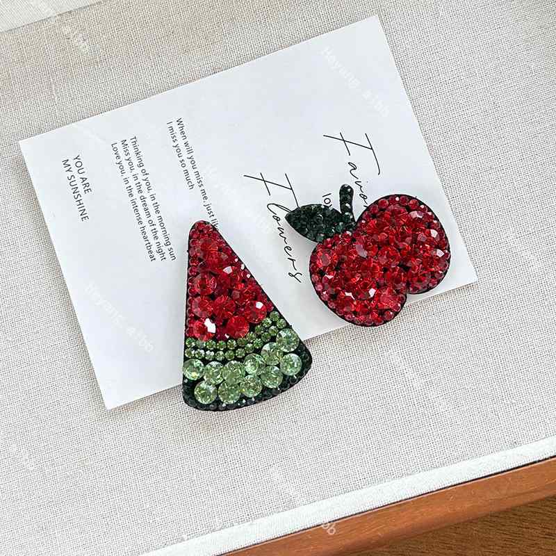 ・素材: 混合素材・加工: 手作業・分類: サイドクリップ・流行要素: カートゥーン・スタイル: かわいい・スタイル分類: 清新甘美・製品カテゴリ: 頭飾・対象: 女性用・流行要素分類: カートゥーン/人物