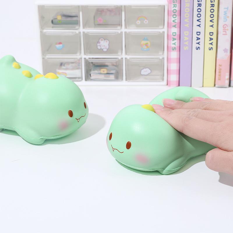 ・素材: スローリバウンド・対象年齢: 3-6歳,7-14歳,15-35歳,36-60歳・対象: 男の子,女の子・色: 恐竜柄・仕様: スローリバウンド単品