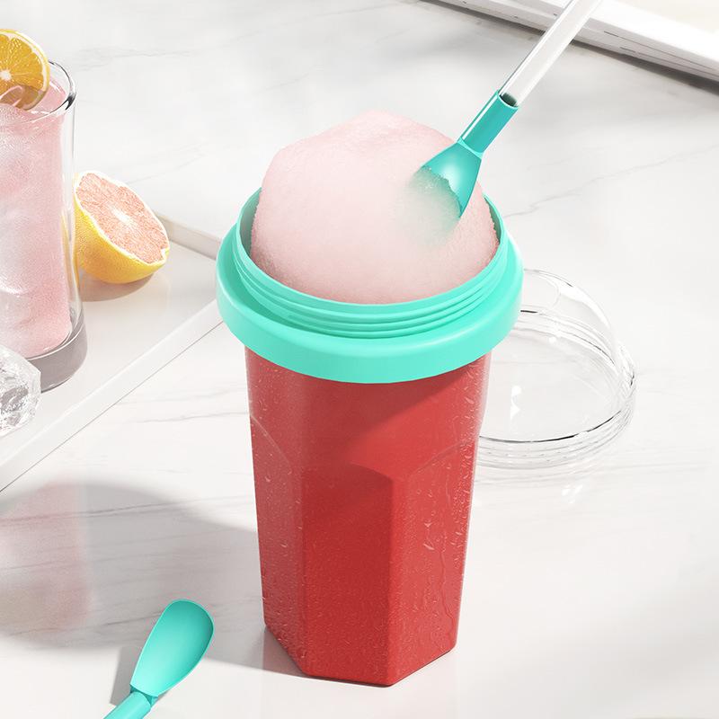 ・素材: ポリプロピレン・カラー: 赤,紫,橙・飲口: ストロー・種類: 水筒